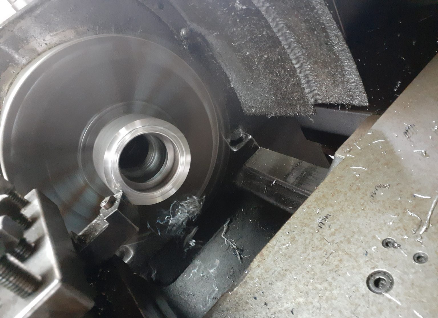 金属の切削加工における、加工の精度を上げるためのポイント - 株式会社BANTEC