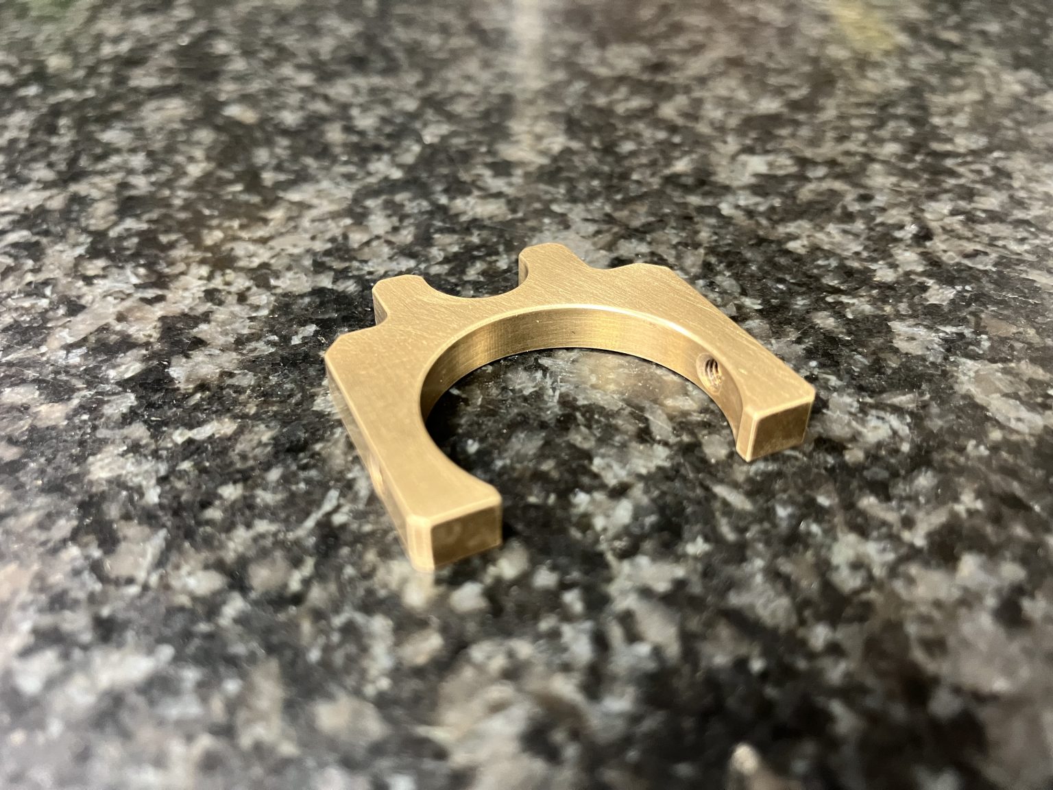 真鍮の切削加工における注意点と加工事例 - 株式会社BANTEC