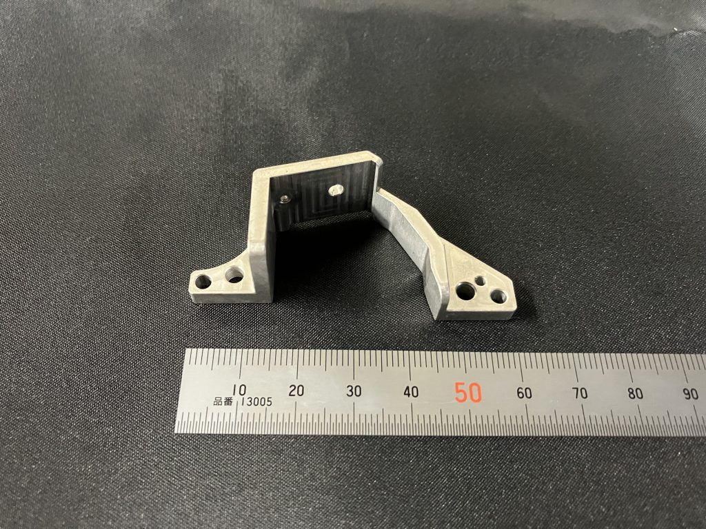 アルミニウム A5052 情報通信機器部品 切削加工 - 株式会社BANTEC